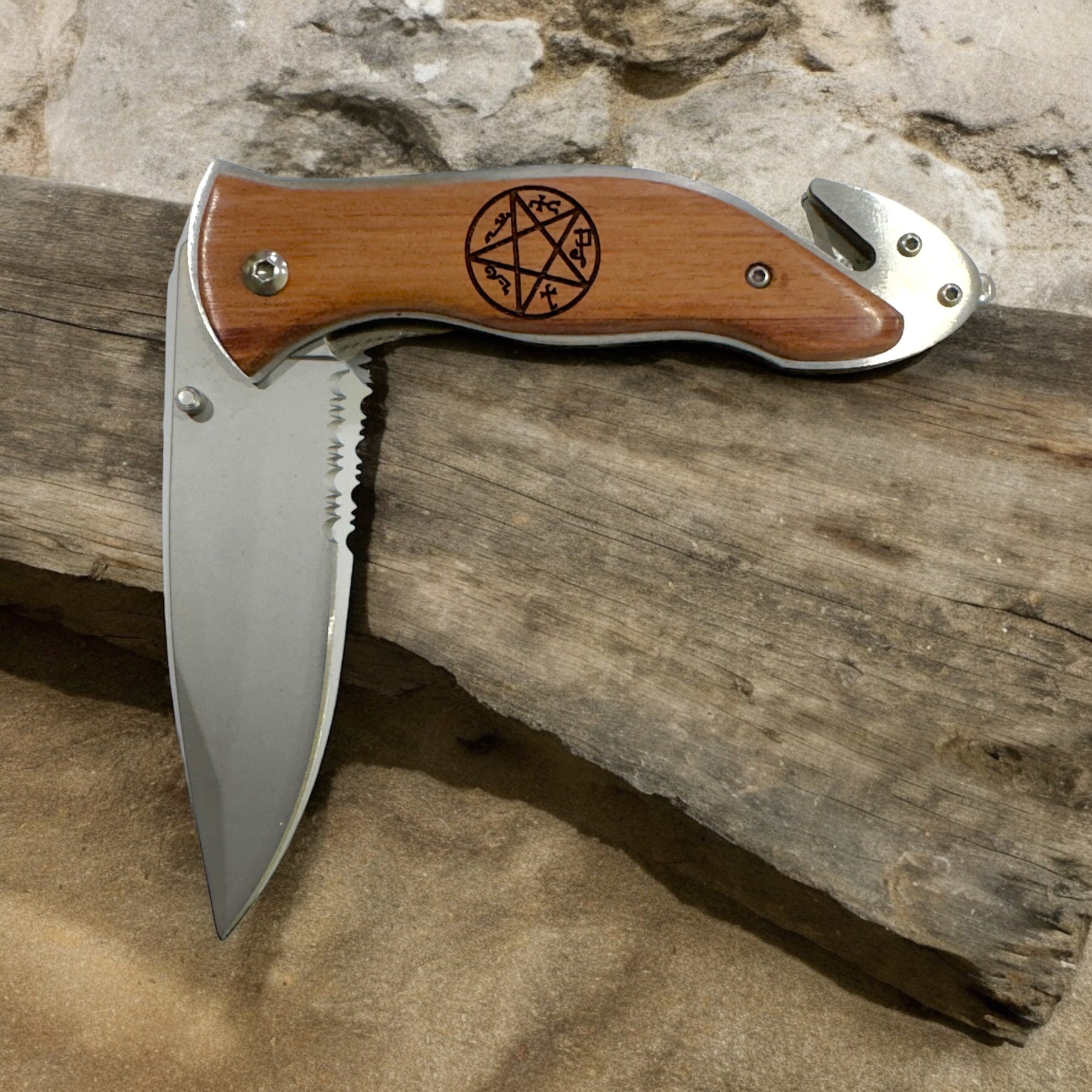 Knife - Demon Trap 138 – HipFlaskPlus